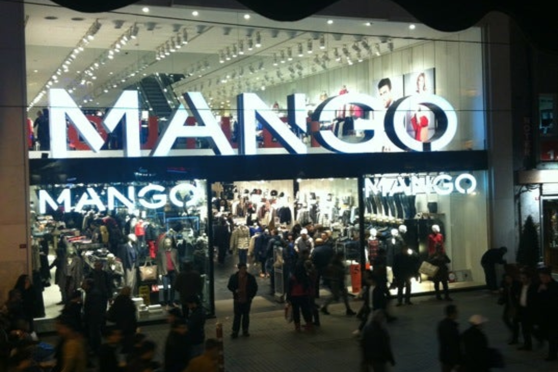 Mango İstiklal Street – Atelier Form
